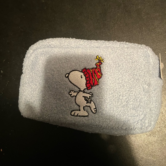 Peanuts | Bags | Peanuts Snoopy Makeup Kit With A Zipperr Blue Color ...